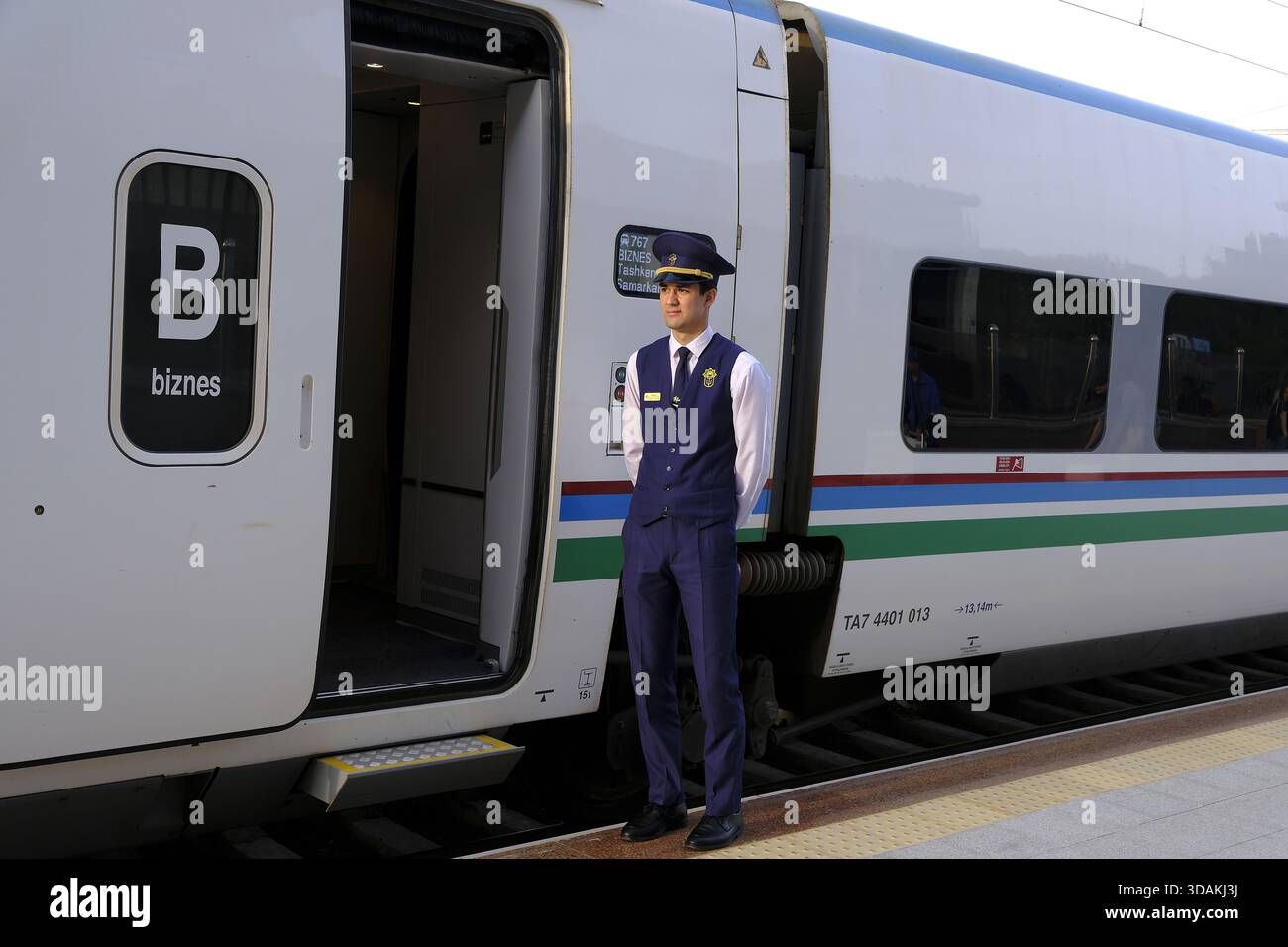 Samarkand station in uzbekistan hi-res stock photography and images - Alamy