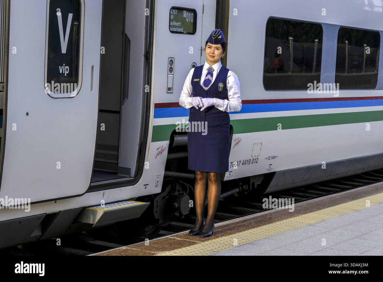 Samarkand station in uzbekistan hi-res stock photography and images - Alamy