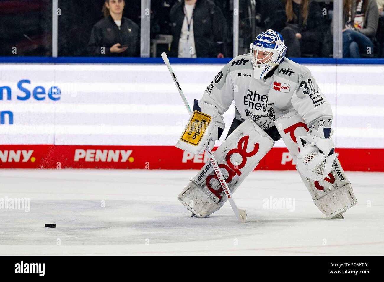 Janne Juvonen (Goalkeeper, Cologne Sharks, #30) GER, EHC Red Bull ...