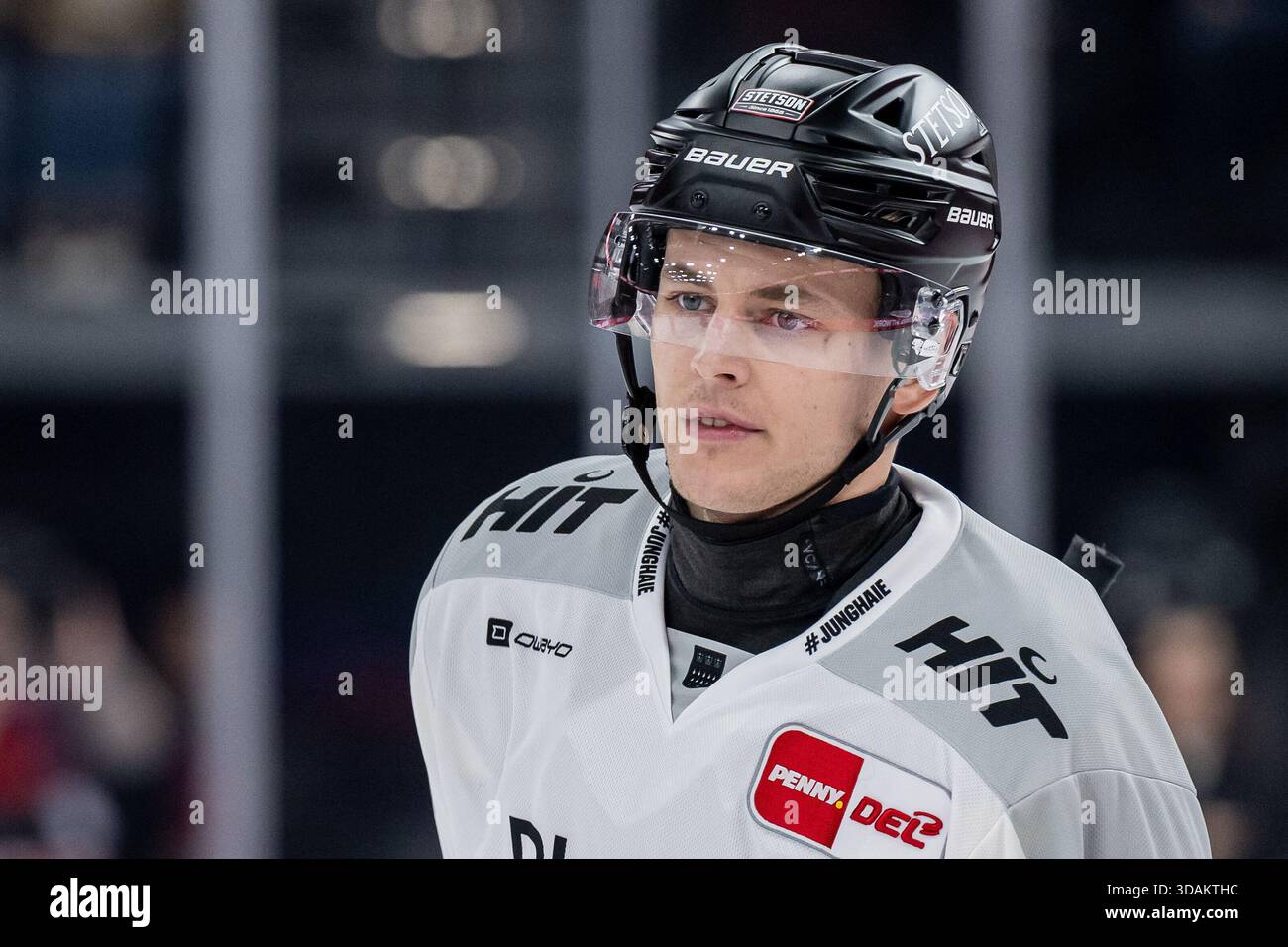 Jan Luca Sennhenn (Cologne Sharks, #17) / Portrait / Portrait GER, EHC ...