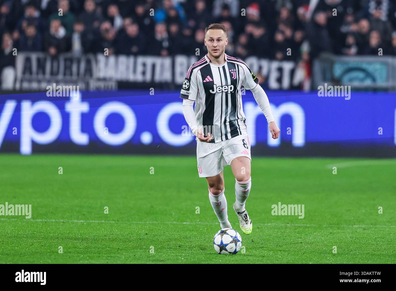 Teun Koopmeiners of Juventus FC seen in action during UEFA Champions ...