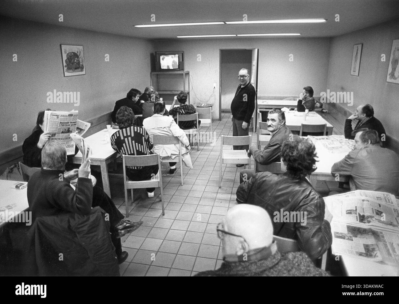 Common room in the homeless shelter on Pilgersheimer Strasse in Munich ...
