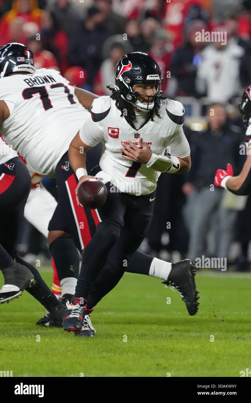 Houston Texans quarterback C.J. Stroud (7) prepares to hand the ball ...
