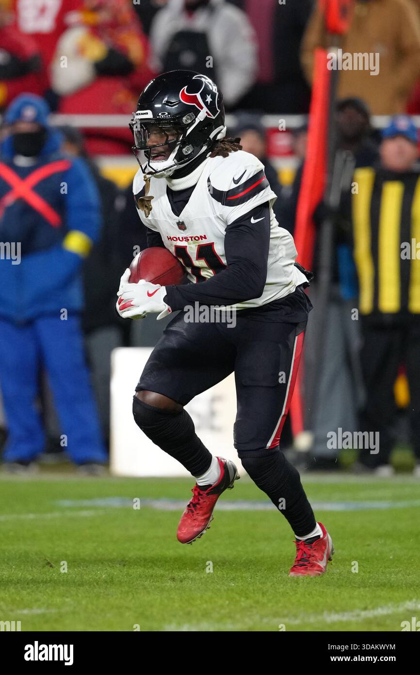 Houston Texans cornerback Tremon Smith runs against the Kansas City ...