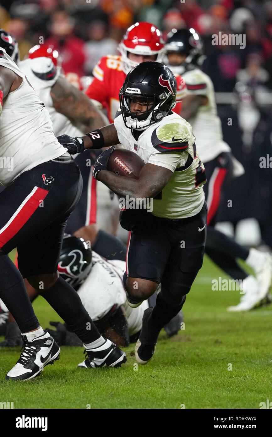 Houston Texans running back Woody Marks (27) runs against the Kansas ...