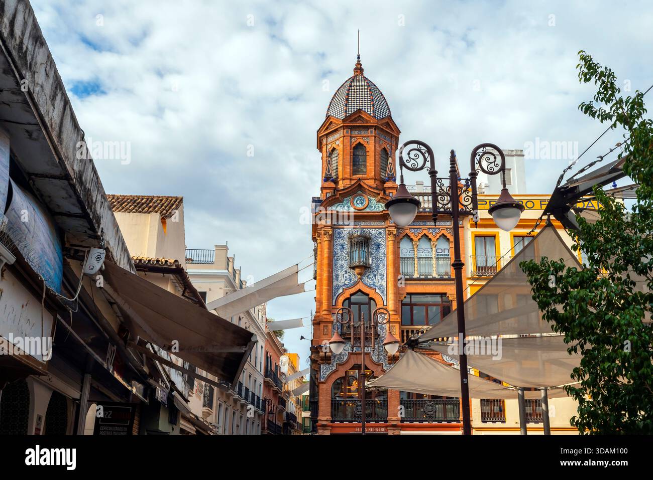 Laredo Bar Building, cafe bakery (Edificio Bar Laredo), Plaza de San ...