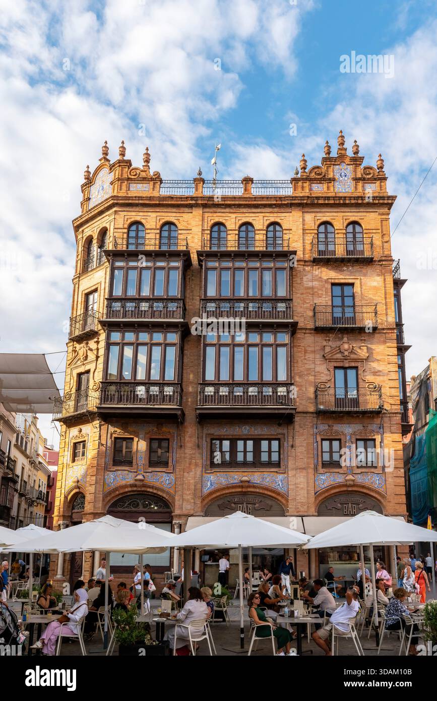Laredo Bar Building, cafe bakery (Edificio Bar Laredo), Plaza de San ...