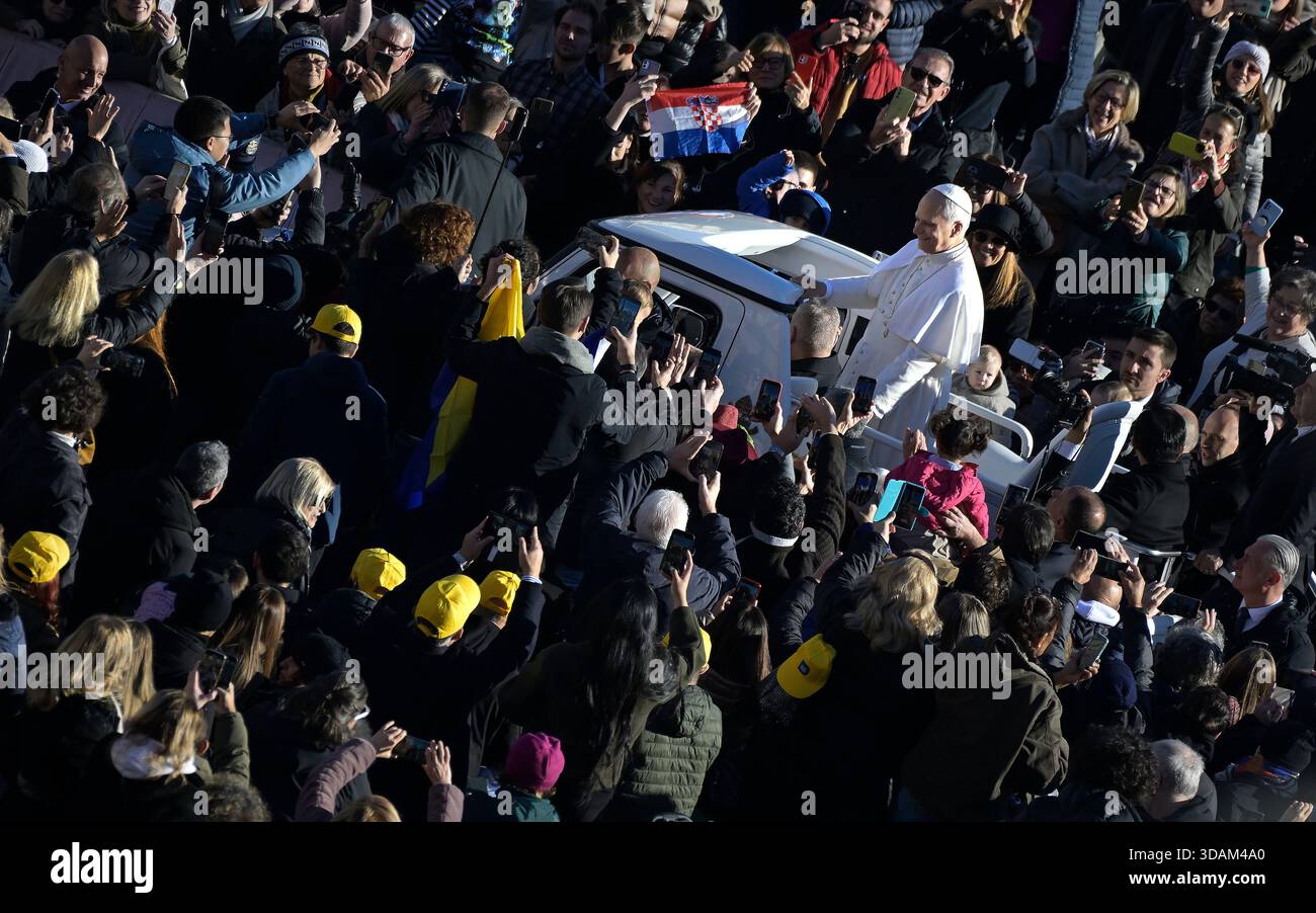 Pope Leo XIV general audience in St. Peter's Square at The Vatican ...