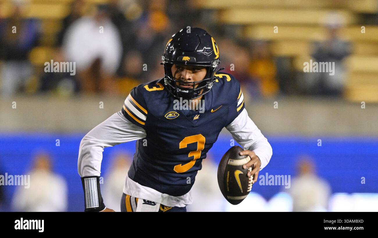 California quarterback Jaron-Keawe Sagapolutele (3) runs with the ball ...