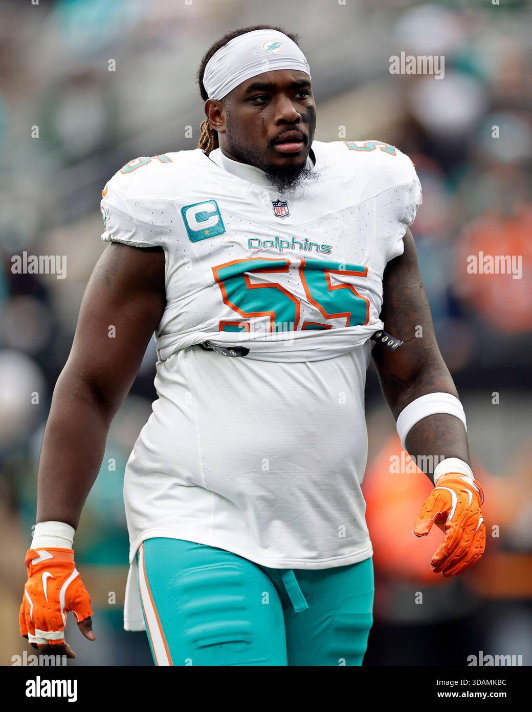 Miami Dolphins guard Aaron Brewer (55) warms up prior to an NFL ...