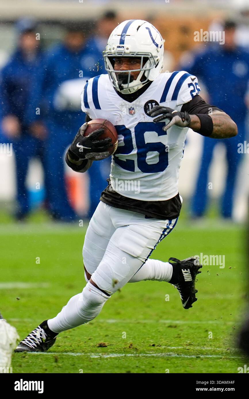 Indianapolis Colts running back Ameer Abdullah (26) runs against the ...