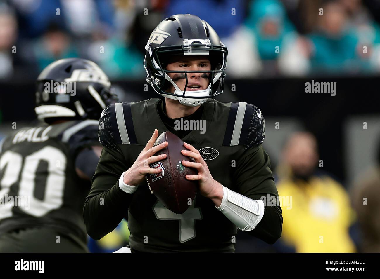 New York Jets quarterback Brady Cook (4) passes the ball during an NFL ...