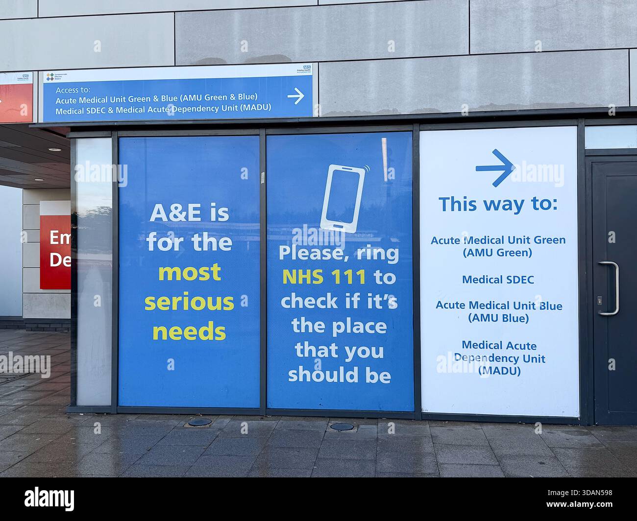 Slough, UK. 11th December, 2025. The A&E Emergency Department at Wexham ...