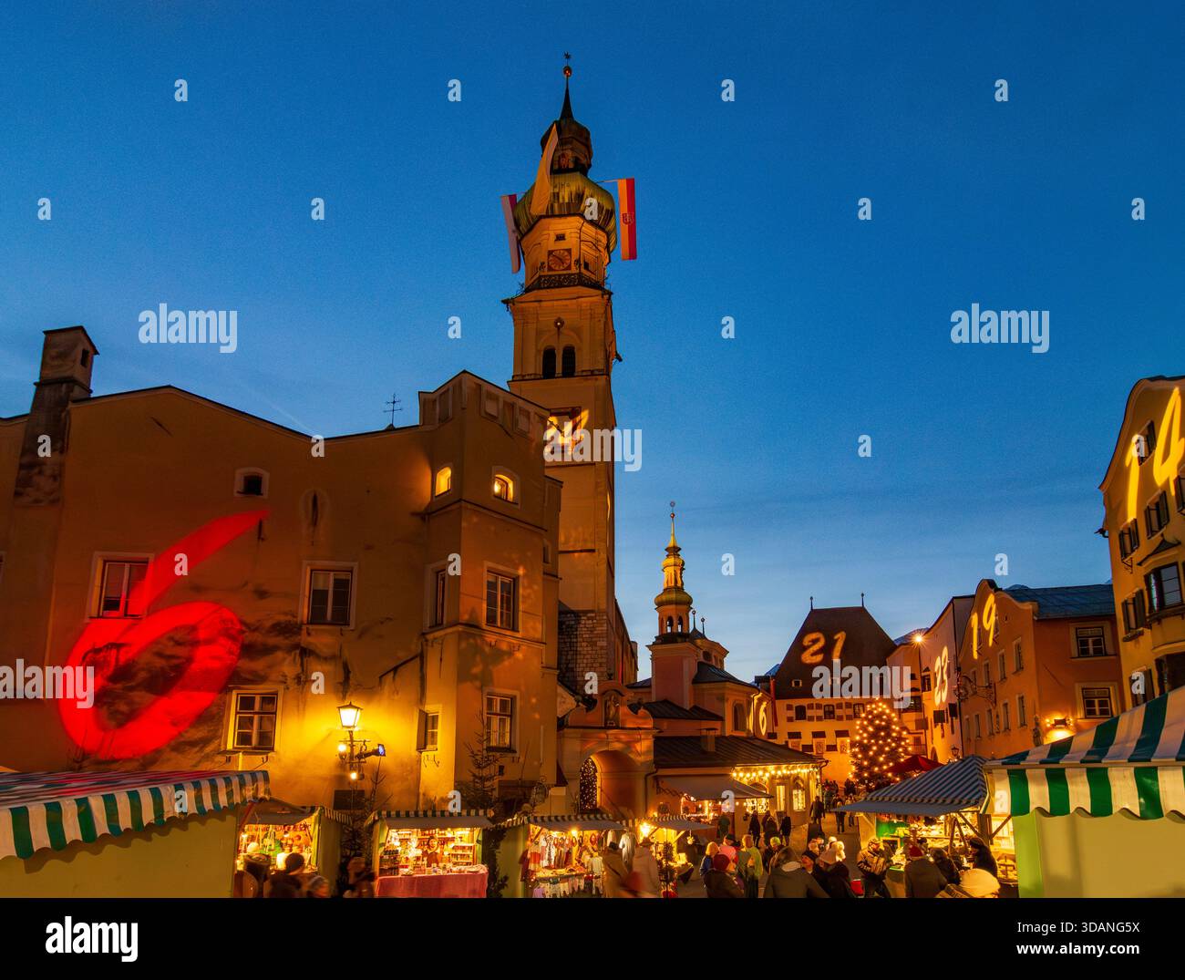 Hall in Tirol: Christmas market Adventmarkt, projected days of an ...