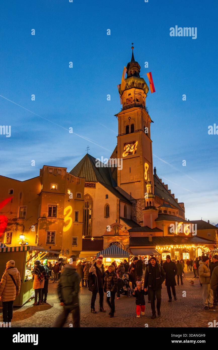 Hall in Tirol: Christmas market Adventmarkt, projected days of an ...