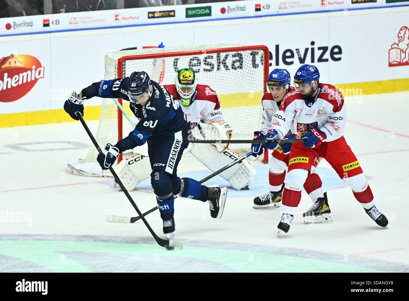 Saku Maenalanen of Finland, left, and Michael Spacek of Czech Republic ...