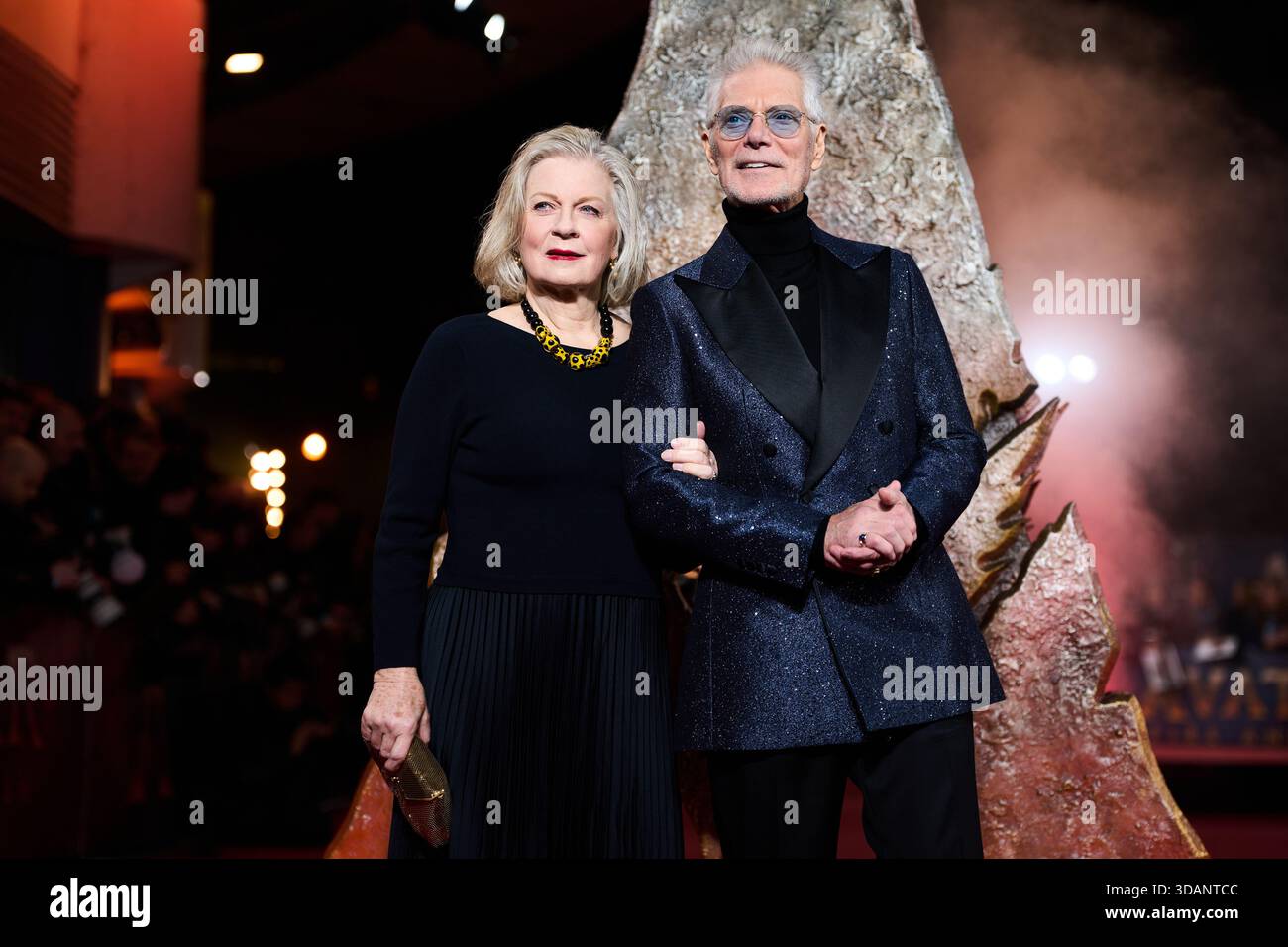 Kristina Watson, left, and Stephen Lang pose for photographers upon ...