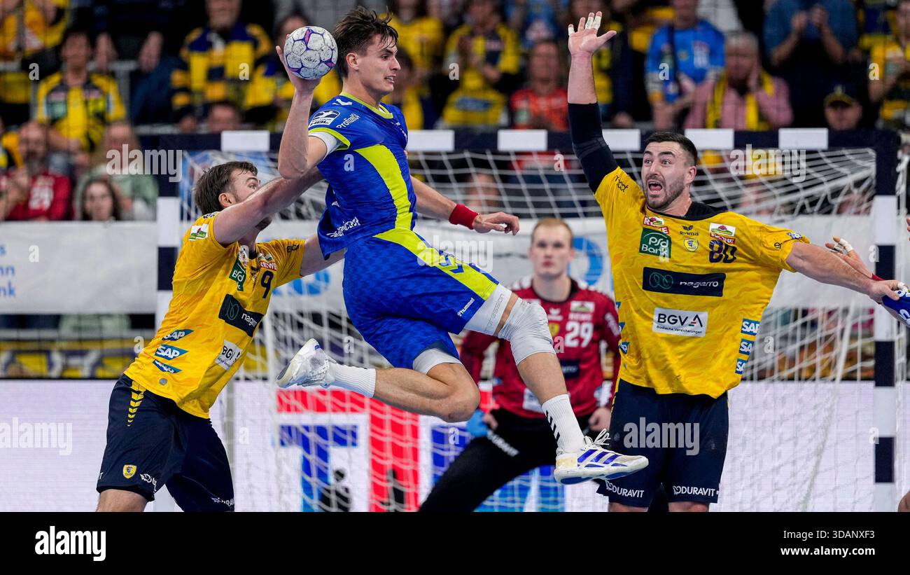 from left: Steven Plucnar Jacobsen (RNL, 9), Julian Köster (VfL, 7 ...