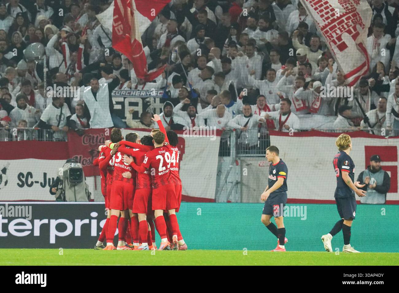 Goal celebration for 1:0 by Jan-Niklas Beste (Freiburg, 19) UEFA Europa ...