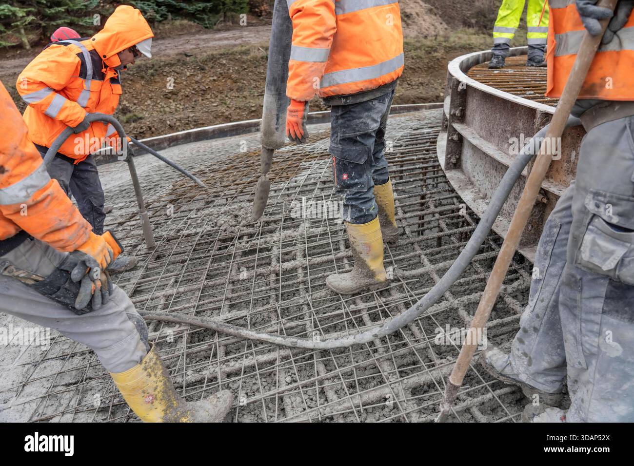 Betonage, betonieren des Fundament eines Windrad, über 7 Stunden lang ...