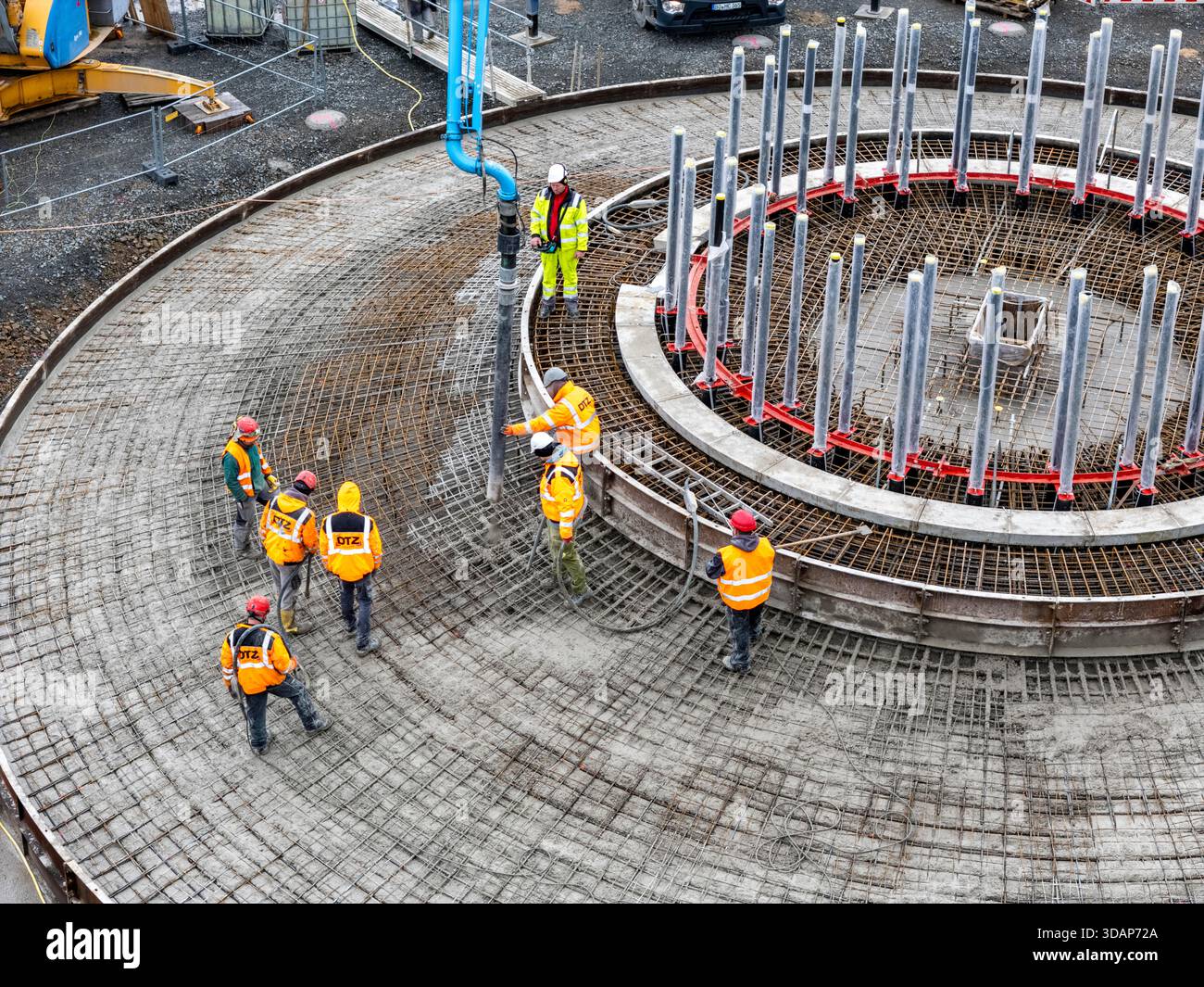 Concreting the foundation of a wind turbine, over 7 hours more than 600 ...