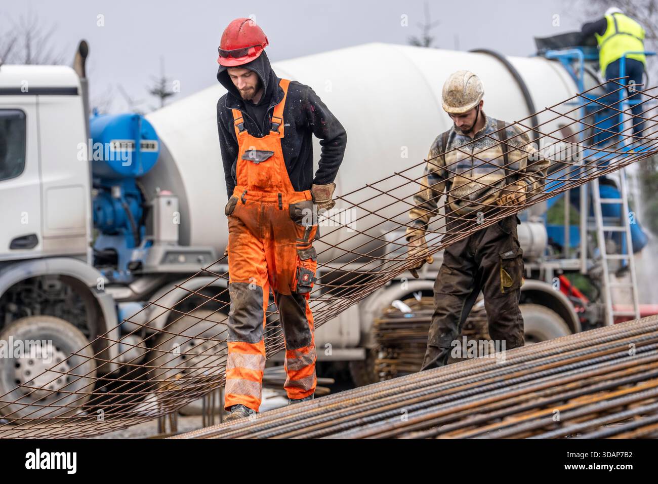 Installation of reinforcing steel for the reinforced concrete ...