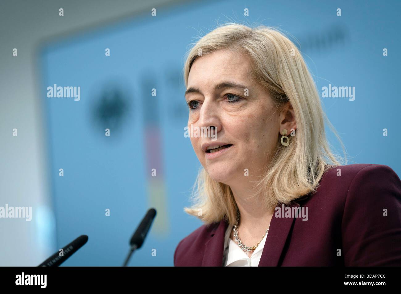 Nina Warken at the press conference 'Future Pact Care' at the Federal ...