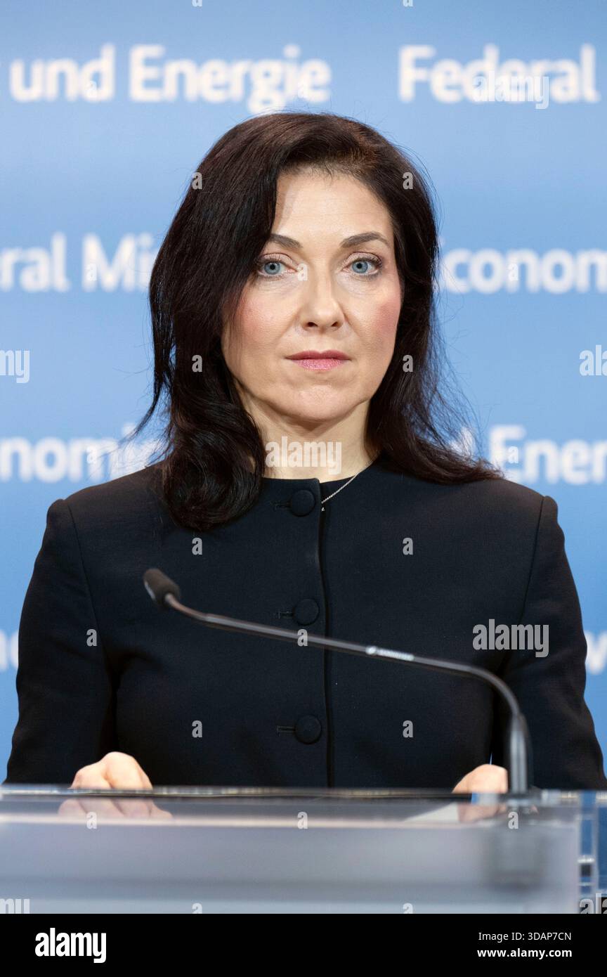 Katherina Reiche at the kick-off talks for a 'Chemistry Agenda 2045' at the Federal Ministry for ...