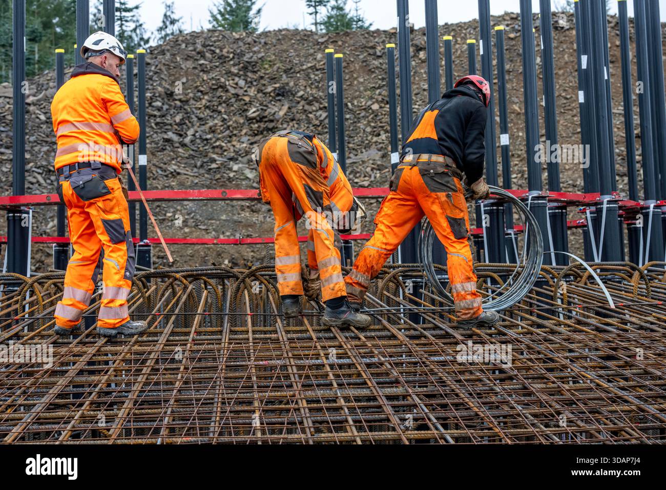 Installation of reinforcing steel for the reinforced concrete ...