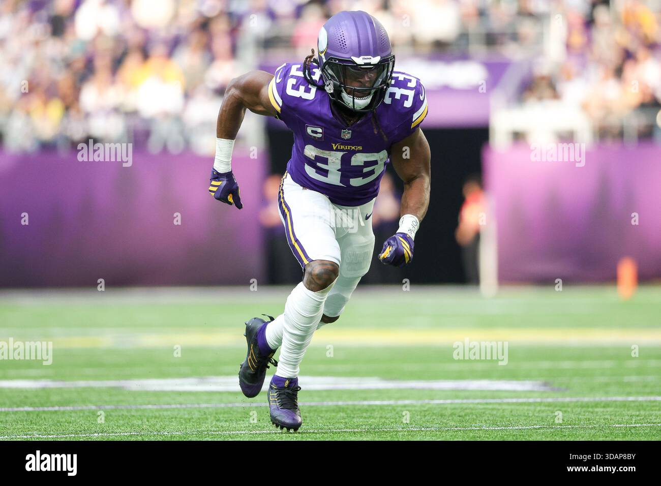 Minnesota Vikings running back Aaron Jones Sr. (33) in action against ...