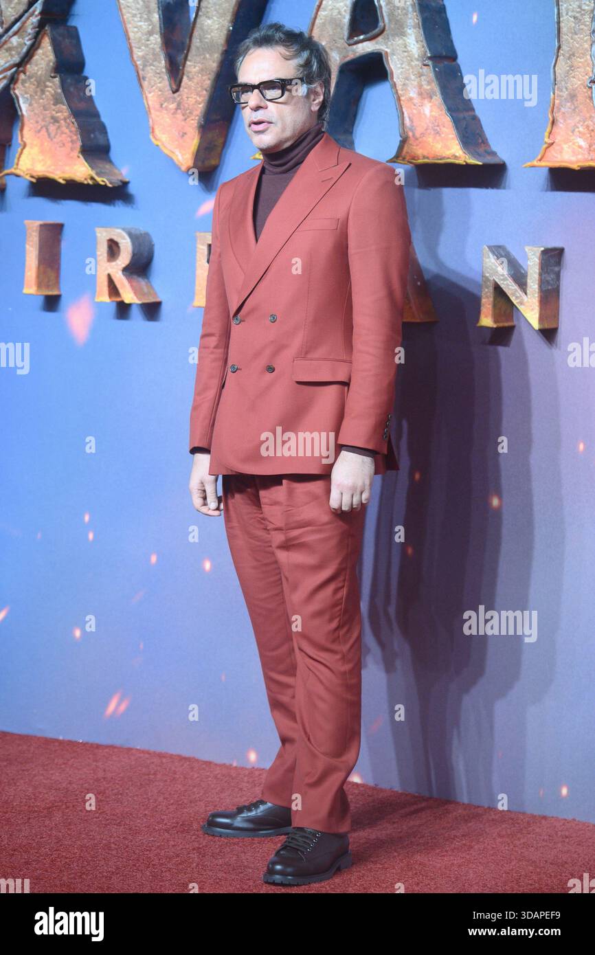 London, UK. 11 Dec, 2025. Pictured: Jemaine Clement attends 'Avatar ...