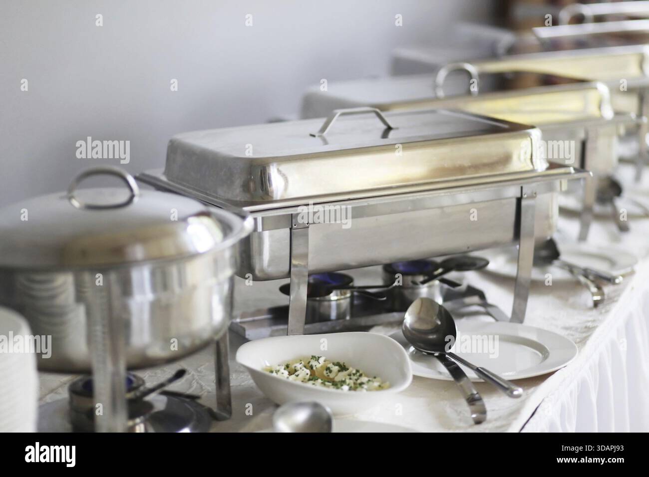 Food chafing dishes on hi-res stock photography and images - Alamy