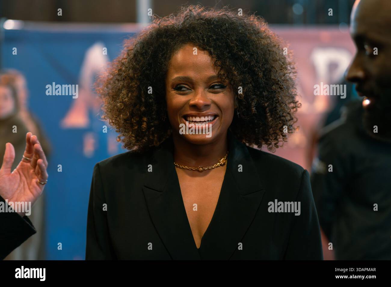 Ash singer hi-res stock photography and images - Alamy