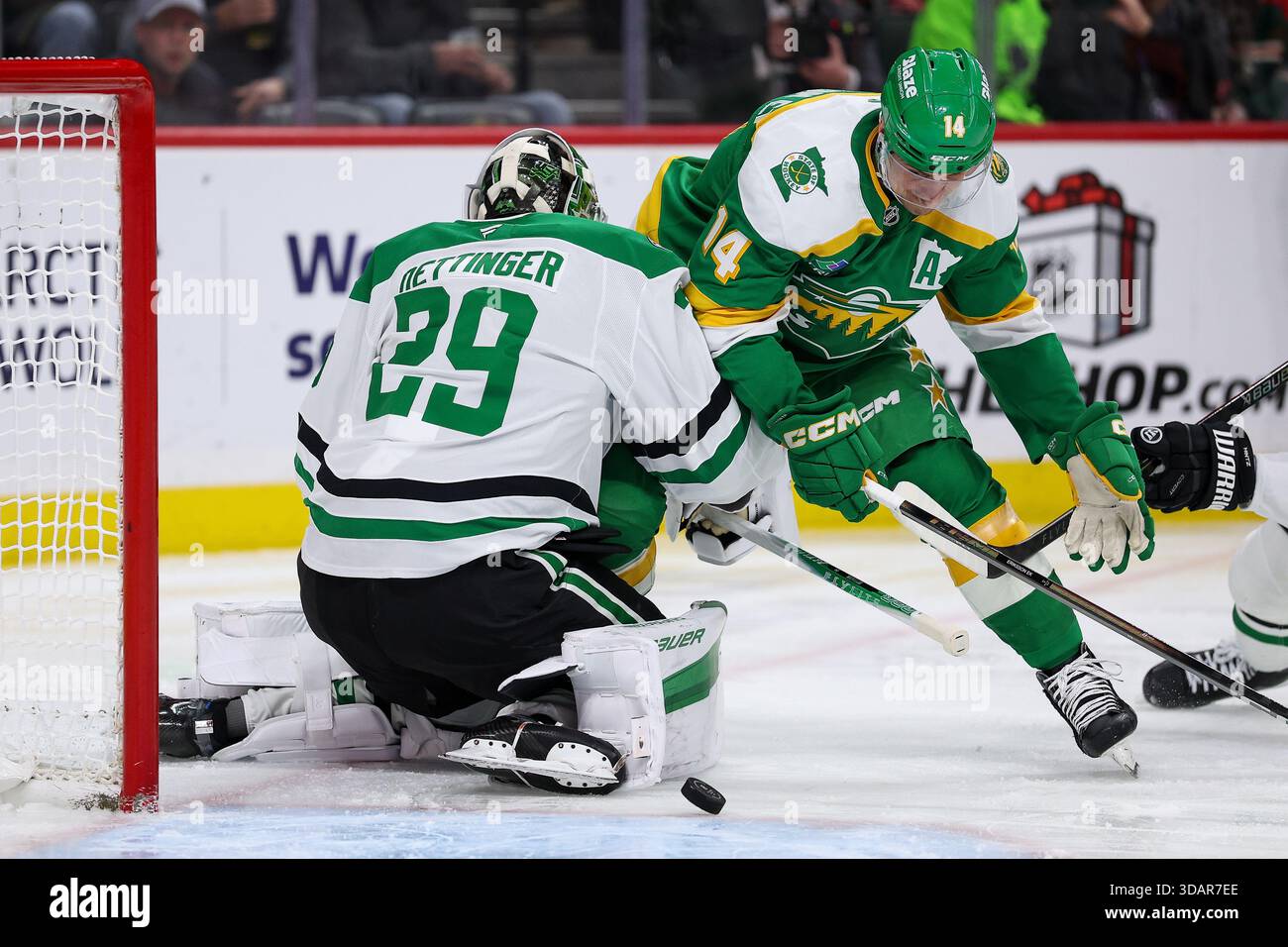 Dallas Stars goaltender Jake Oettinger (29) defends his net against ...