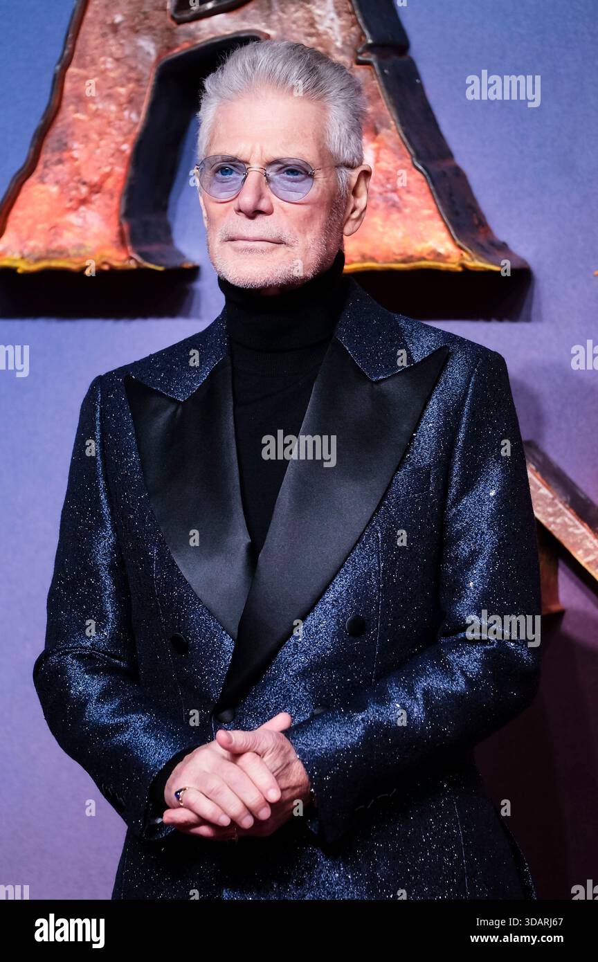 Stephen Lang bei der Premiere des Kinofilms 'Avatar: Fire and Ash' im ...