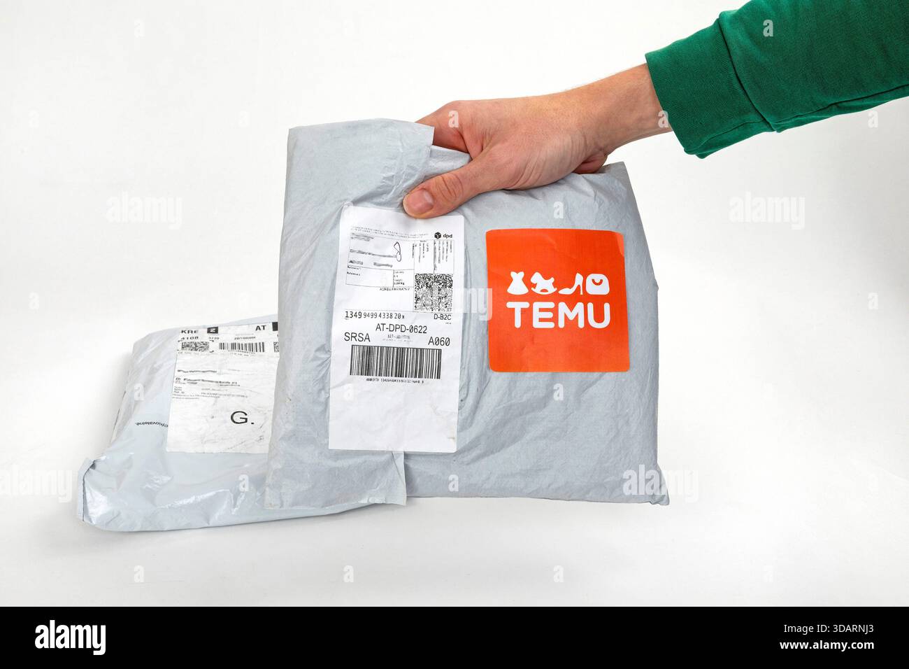 Temu packages hi-res stock photography and images - Alamy