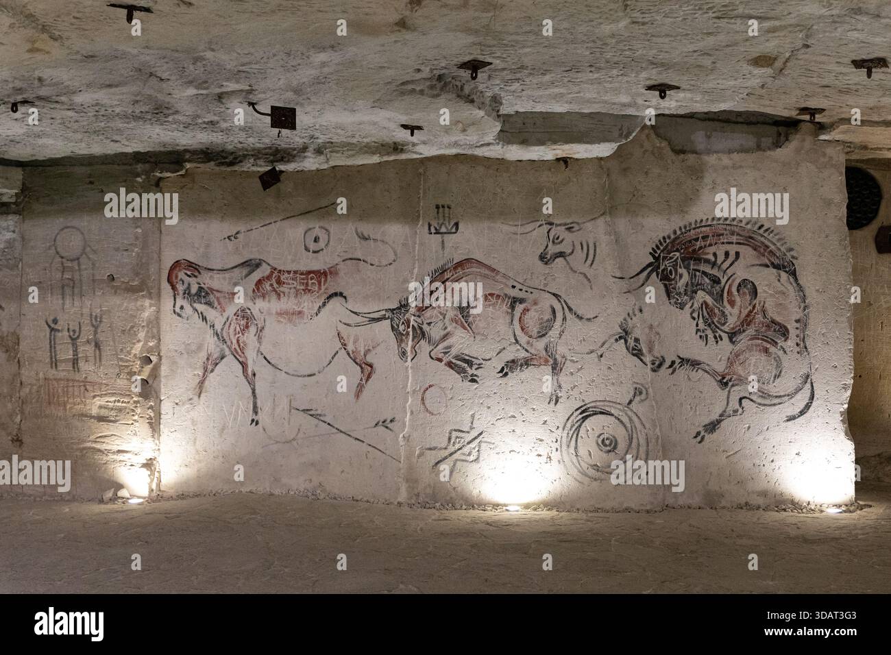 Geometric symbols cave hi-res stock photography and images - Alamy