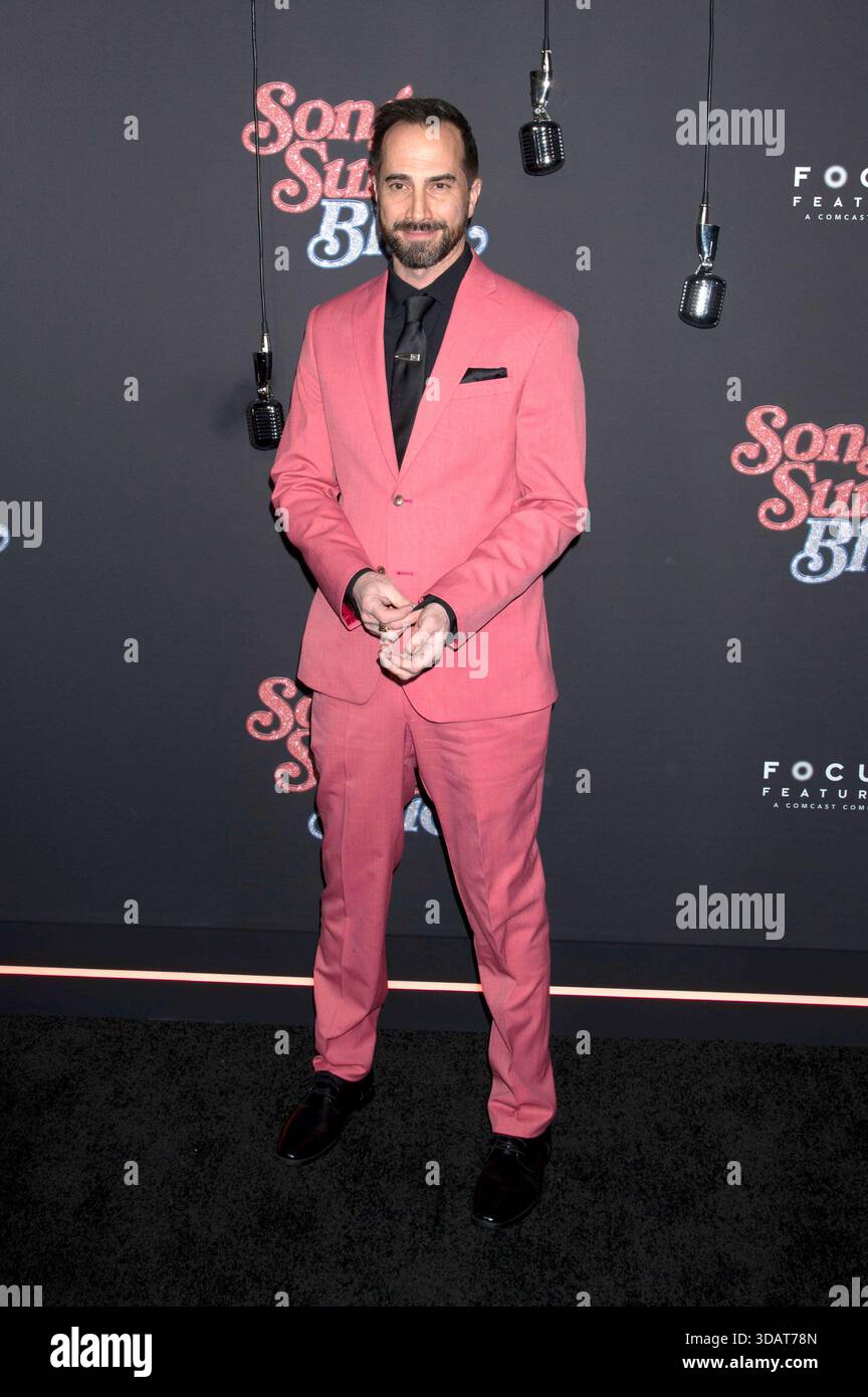 Mike DiGiacinto bei der Premiere des Kinofilms Song Sung Blue im AMC ...