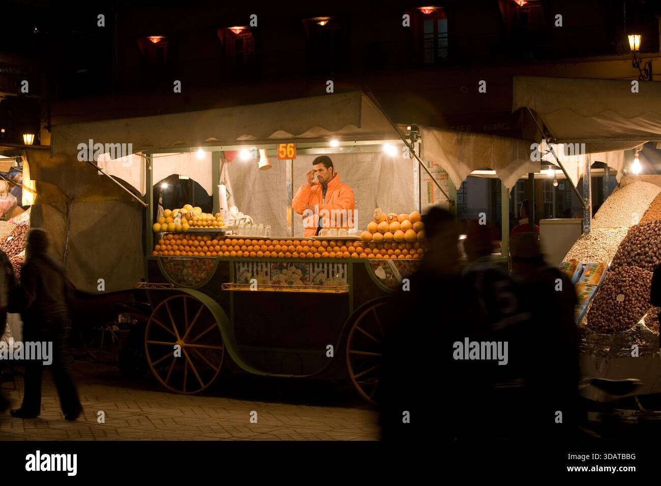 Fresh-squeezed orange juice in Marrekesh, Morocco Stock Photo - Alamy