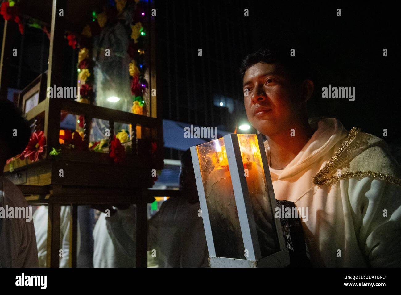 Virgin Of Guadalupe Day Celebration Devotees of the Virgin of Guadalupe ...