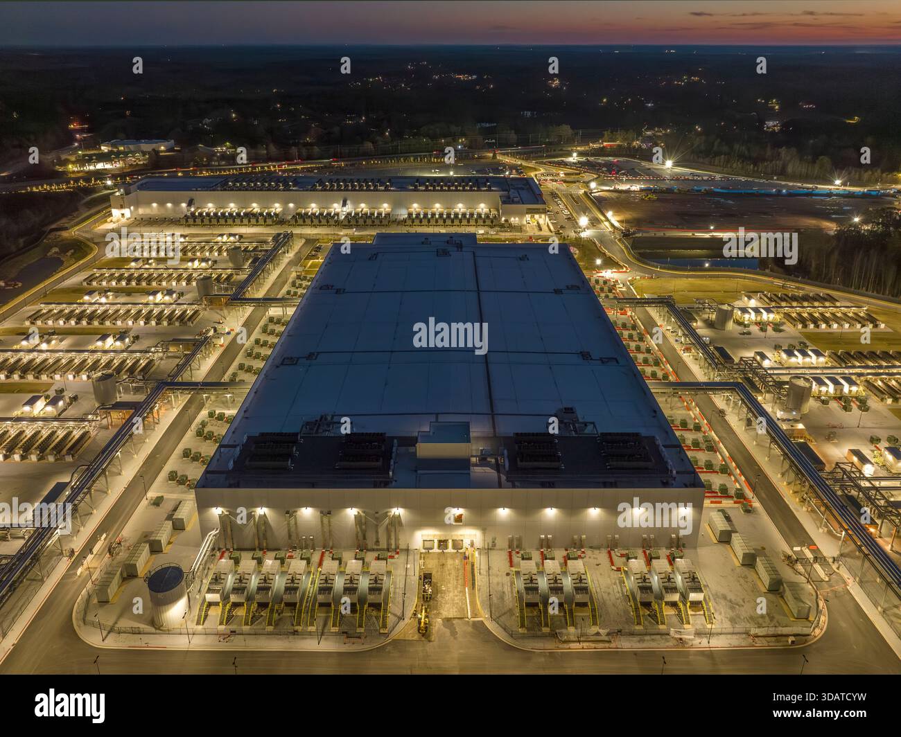 Data center server ai hi-res stock photography and images - Alamy