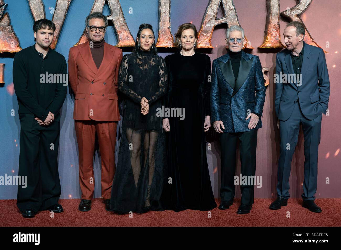 (L-R) Jamie Flatters, Jermaine Clement, Oona Chaplin, Sigourney Weaver ...