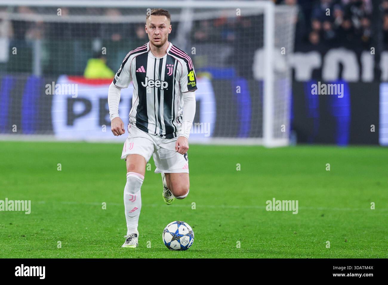 Teun Koopmeiners of Juventus FC seen in action during UEFA Champions ...