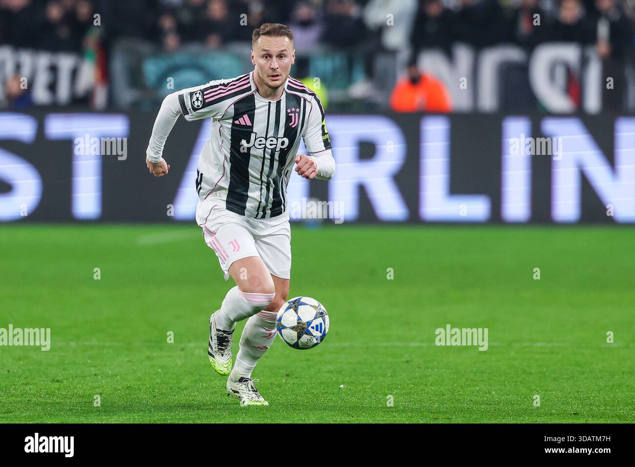Teun Koopmeiners of Juventus FC seen in action during UEFA Champions ...