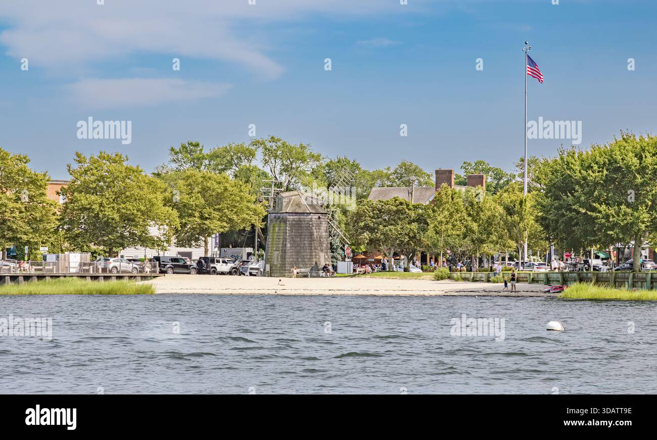 Sag harbor ferry hi-res stock photography and images - Alamy