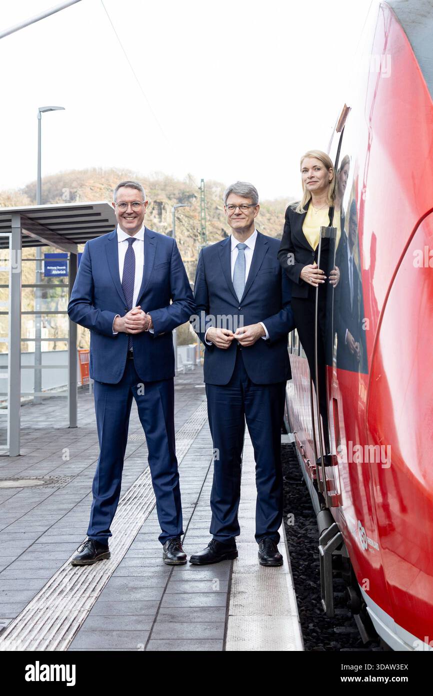 Inbetriebnahme der Ahrtalbahn Pressetermin in Altenahr - 12.12.2025 ...