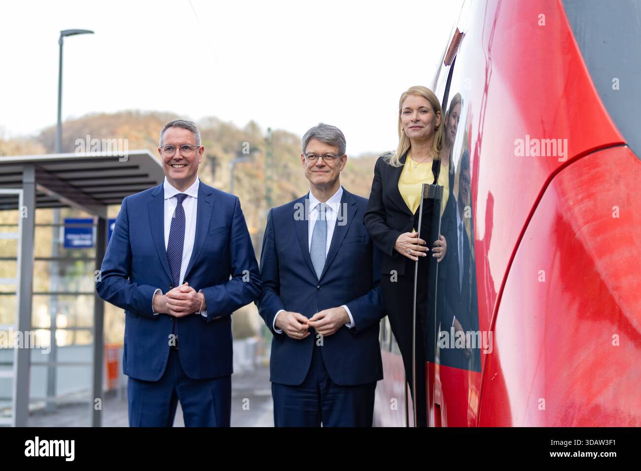 Inbetriebnahme der Ahrtalbahn Pressetermin in Altenahr - 12.12.2025 ...