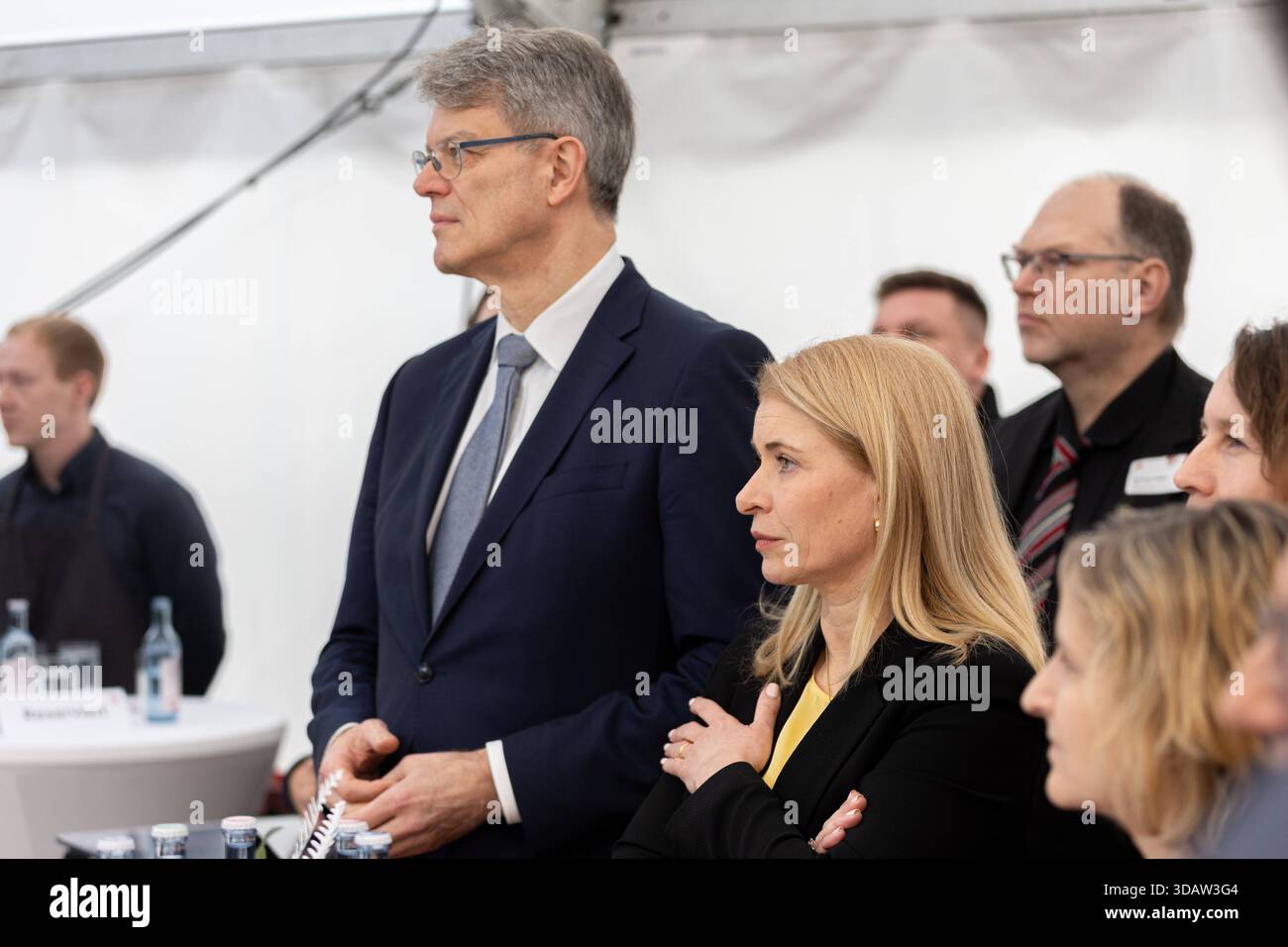 Inbetriebnahme der Ahrtalbahn Pressetermin in Altenahr - 12.12.2025 ...