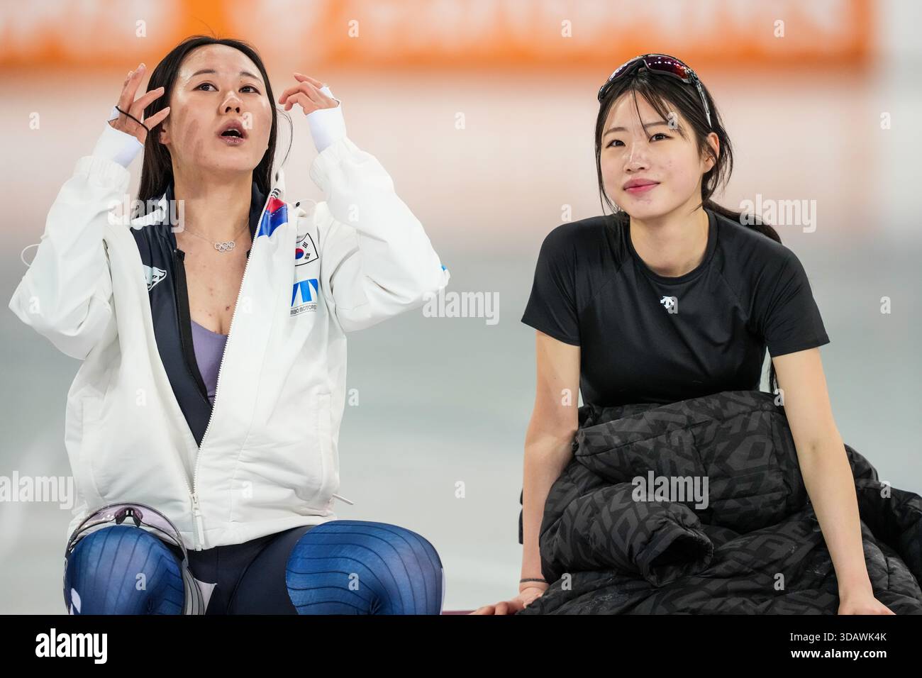 HAMAR, NORWAY - DECEMBER 12: Soo-Min Kang of Republic of Korea, Leewon ...