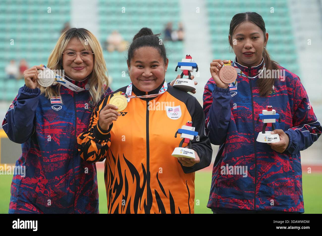 From left : Thailand's Mingkamon Koomphon, Malaysia's Grace Xiu Mei ...
